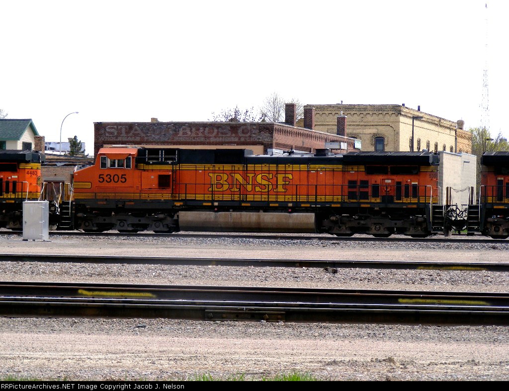 BNSF 5305